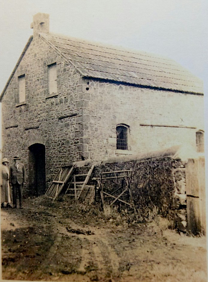 maude-and-fred-outside-chapel-at-highfield-at-stanley-in-tasmania ...